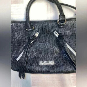 Kenneth Cole Reaction | Bags | Kenneth Cole Reaction Simple Crossbody ...